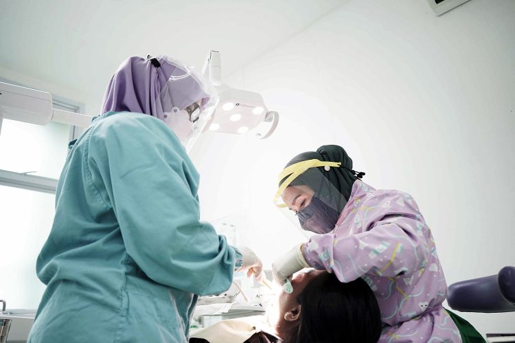 Konservasi Gigi – RSBP Batam